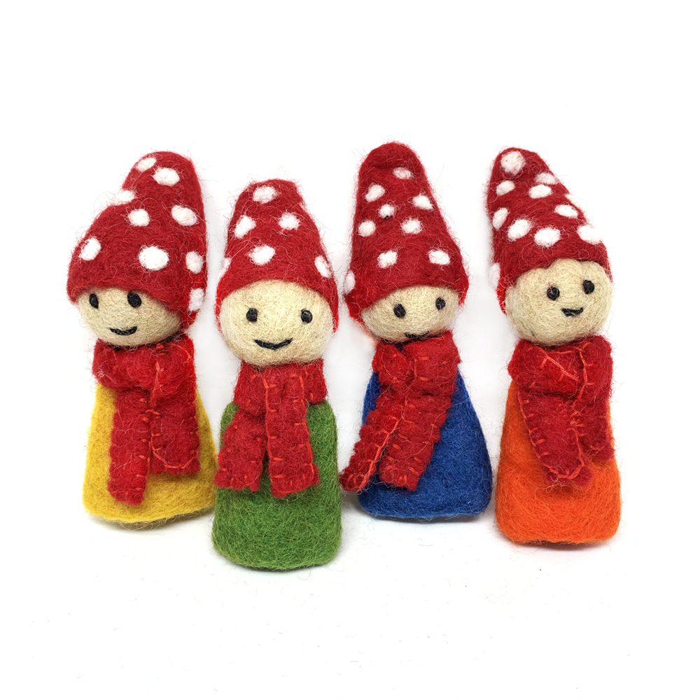 Felt gnome finger puppets